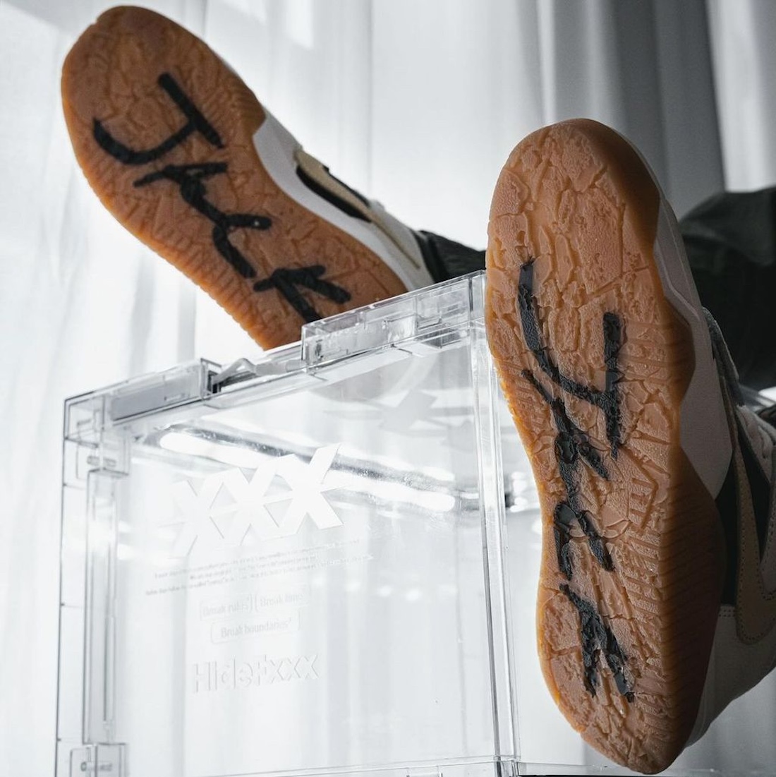 Travis Scott x Jumpman Jack Trainer 全新配色「Sail」即將發售
