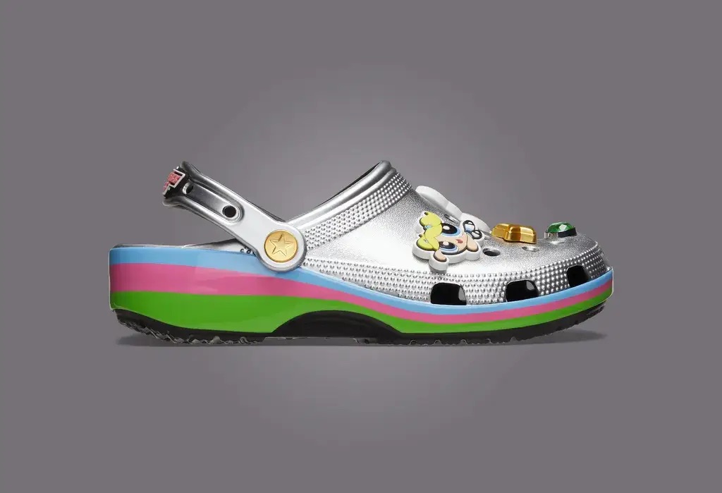 《飛天小女警》x Crocs Classic Clog 全新聯名鞋款曝光