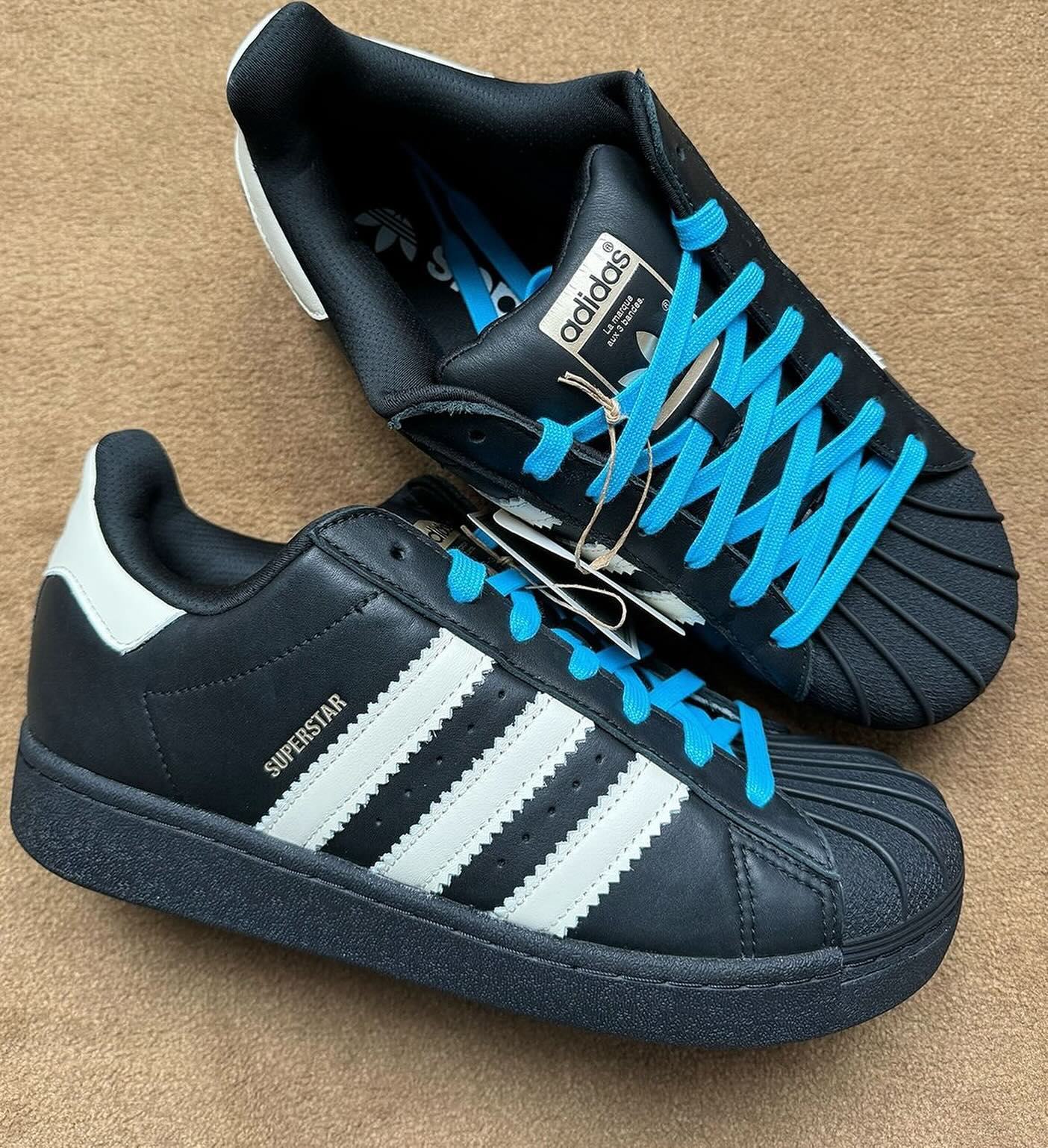 不玩調色盤！Pharrell 親曝 adidas Superstar 92 全新聯名之作