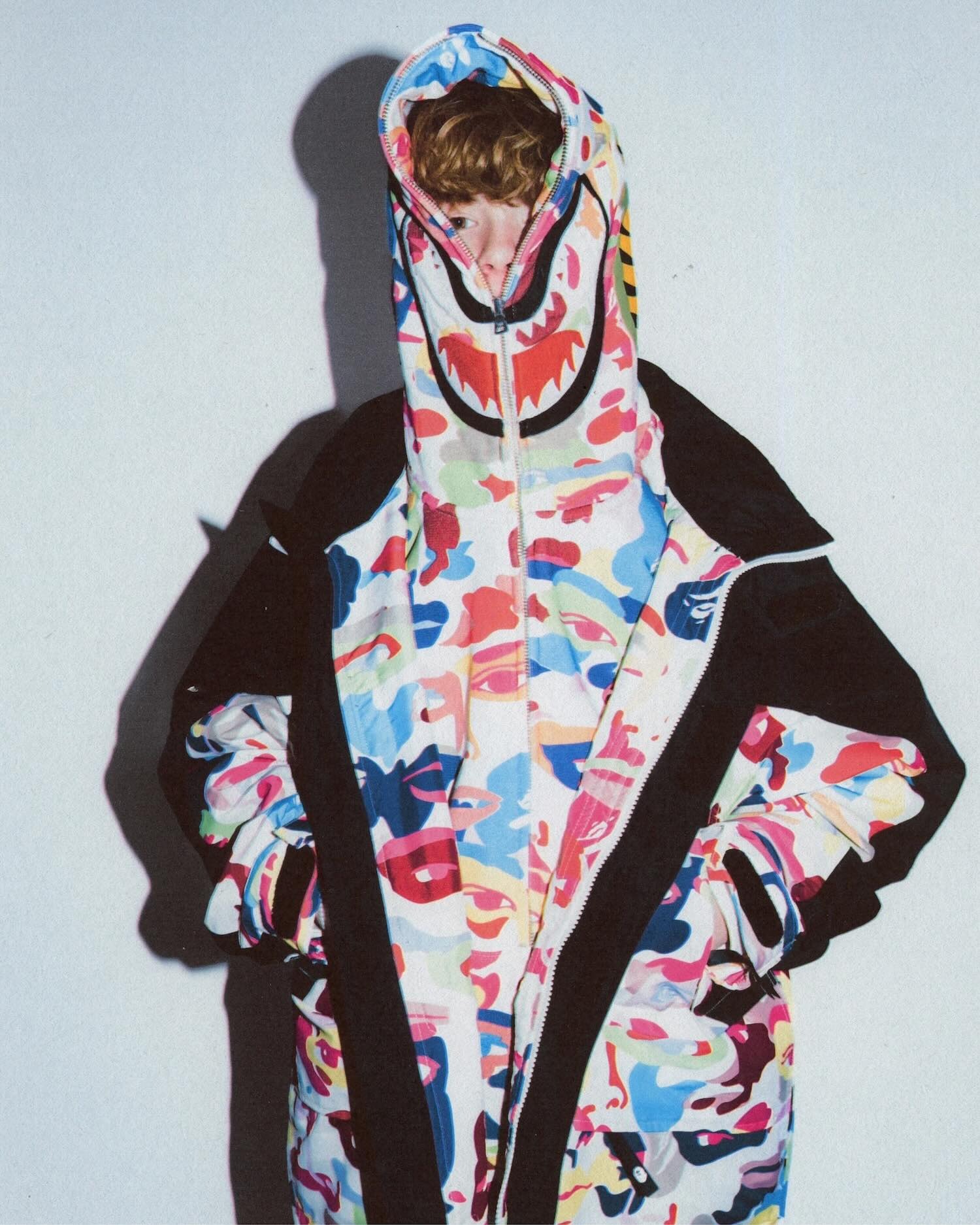 這個人生還能多夢幻？！Ray 攜手 Kai 合拍 BAPE 全新聯名形象