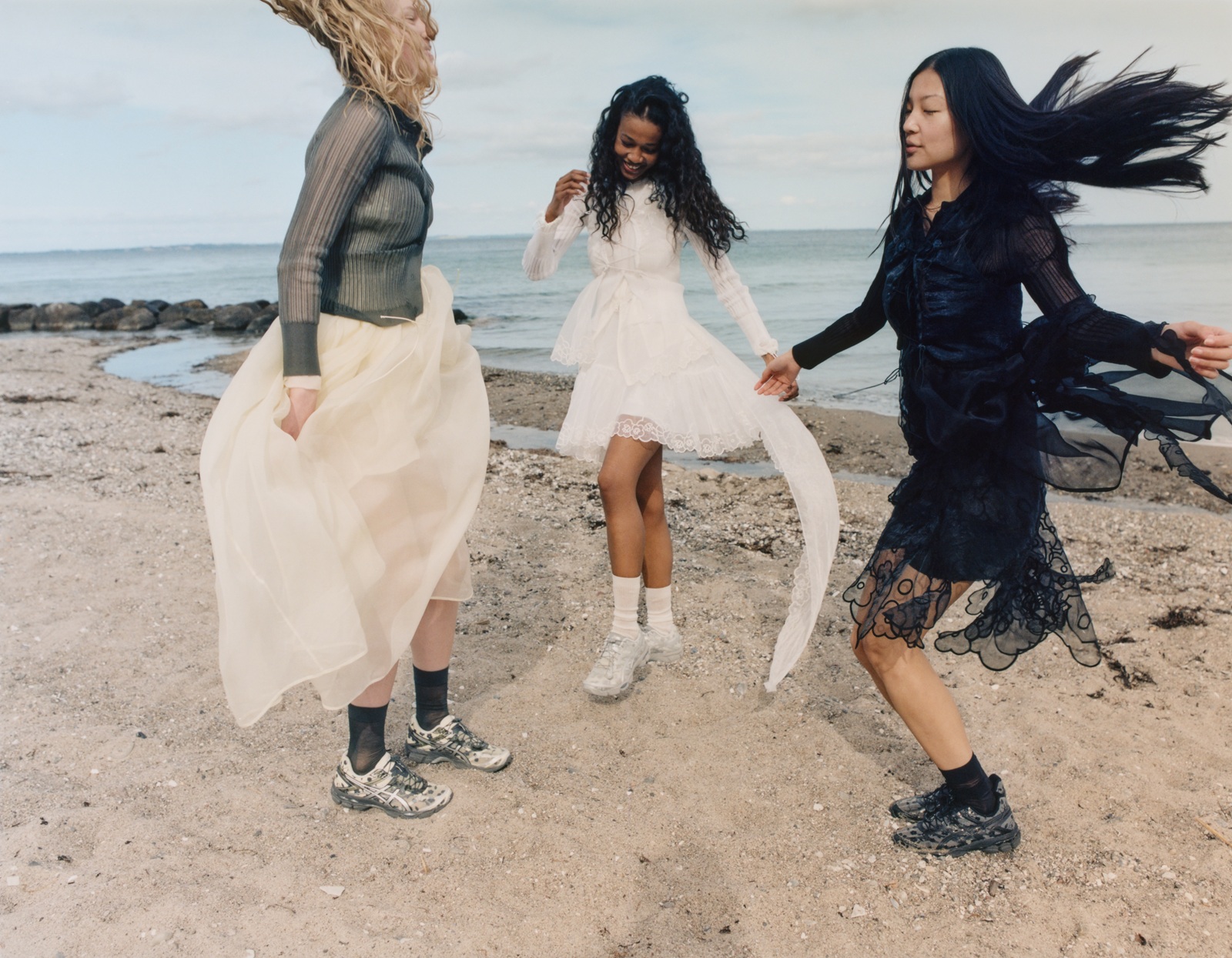 ASICS 攜手 Cecilie Bahnsen 重塑GEL-CUMULUS 16 SSCB新經典