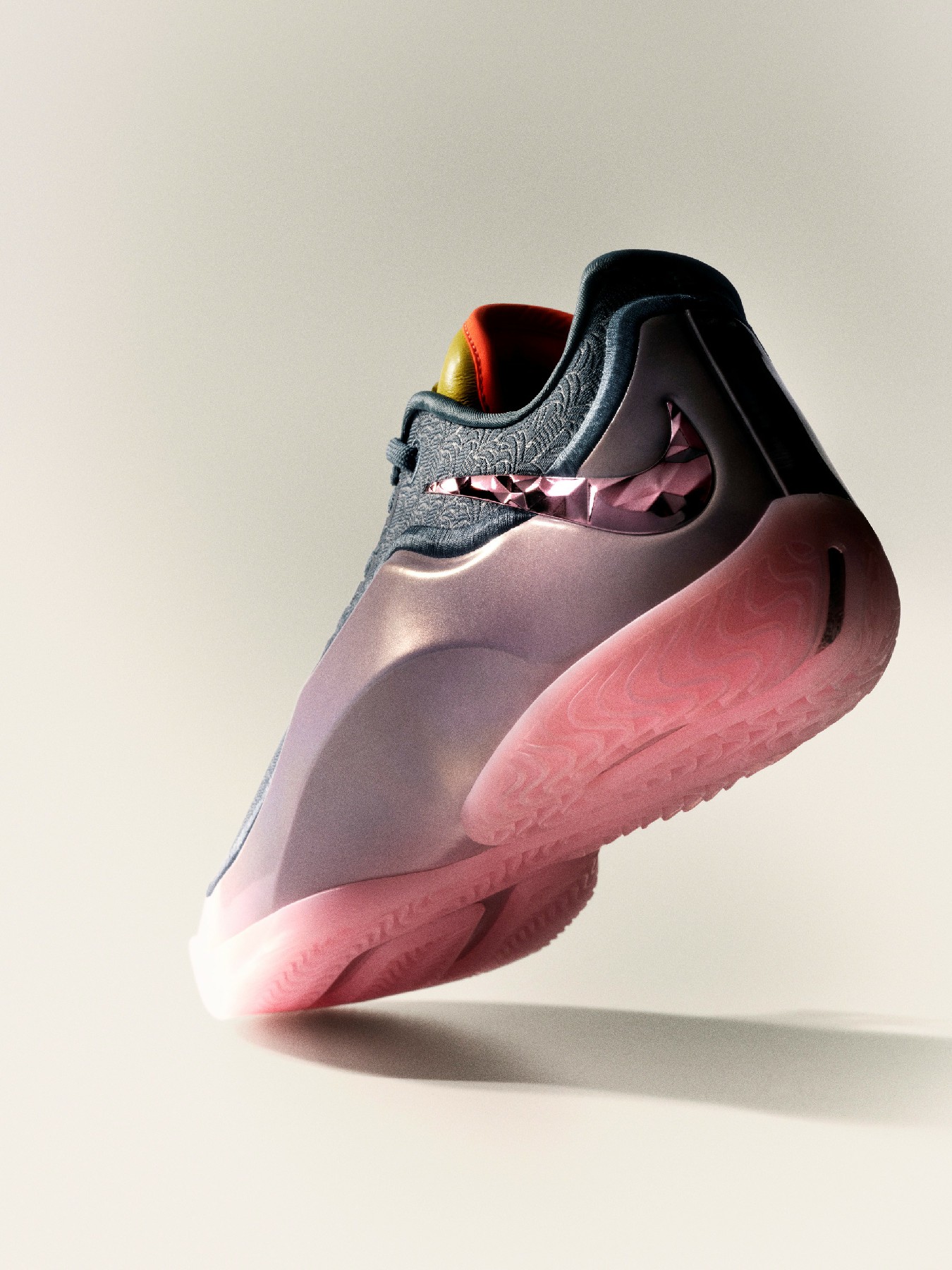 NIKE 正式發佈 LEBRON 23 全新簽名鞋，以創新科技致敬「FOREVER