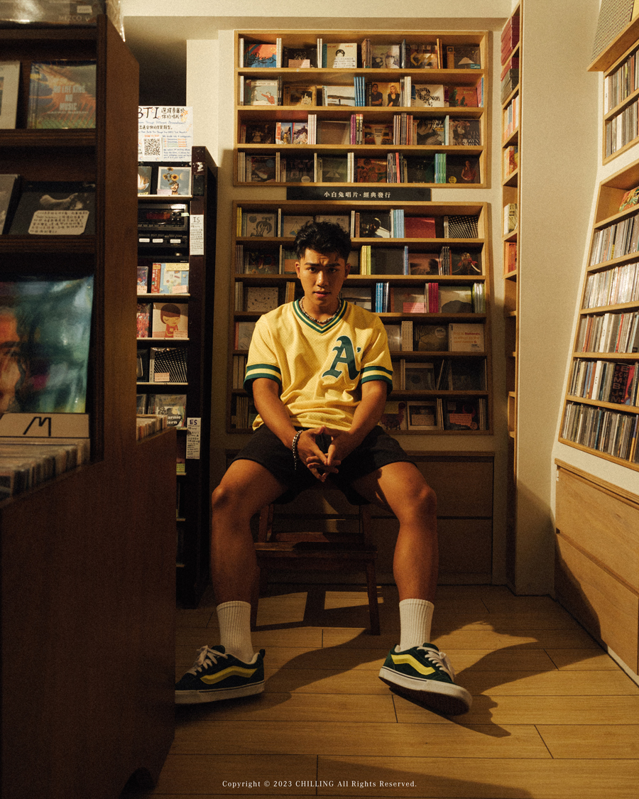 專訪／新生代最受矚目新星王ADEN：「我的浪漫全放在音樂裡了。」