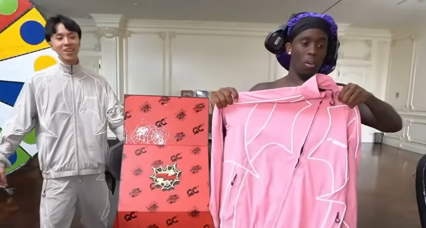 最強高中生準備打造商業帝國，Ray 揭露自創服裝品牌「RUEI」