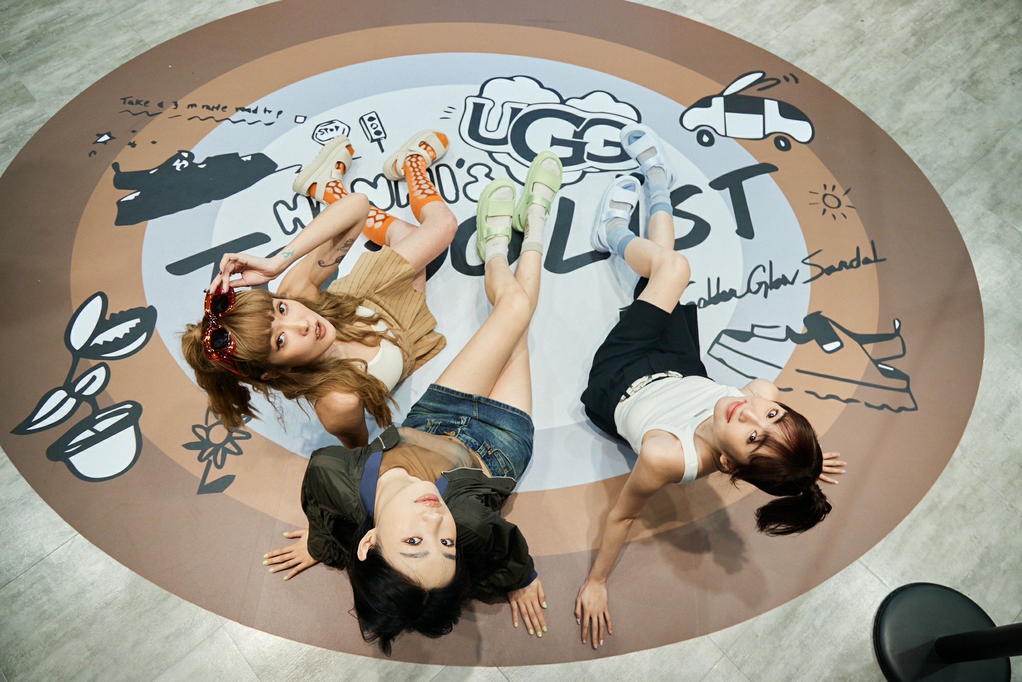 New Jeans Hanni 搶先上腳 UGG Golden Glow 全新鞋款正式發售！