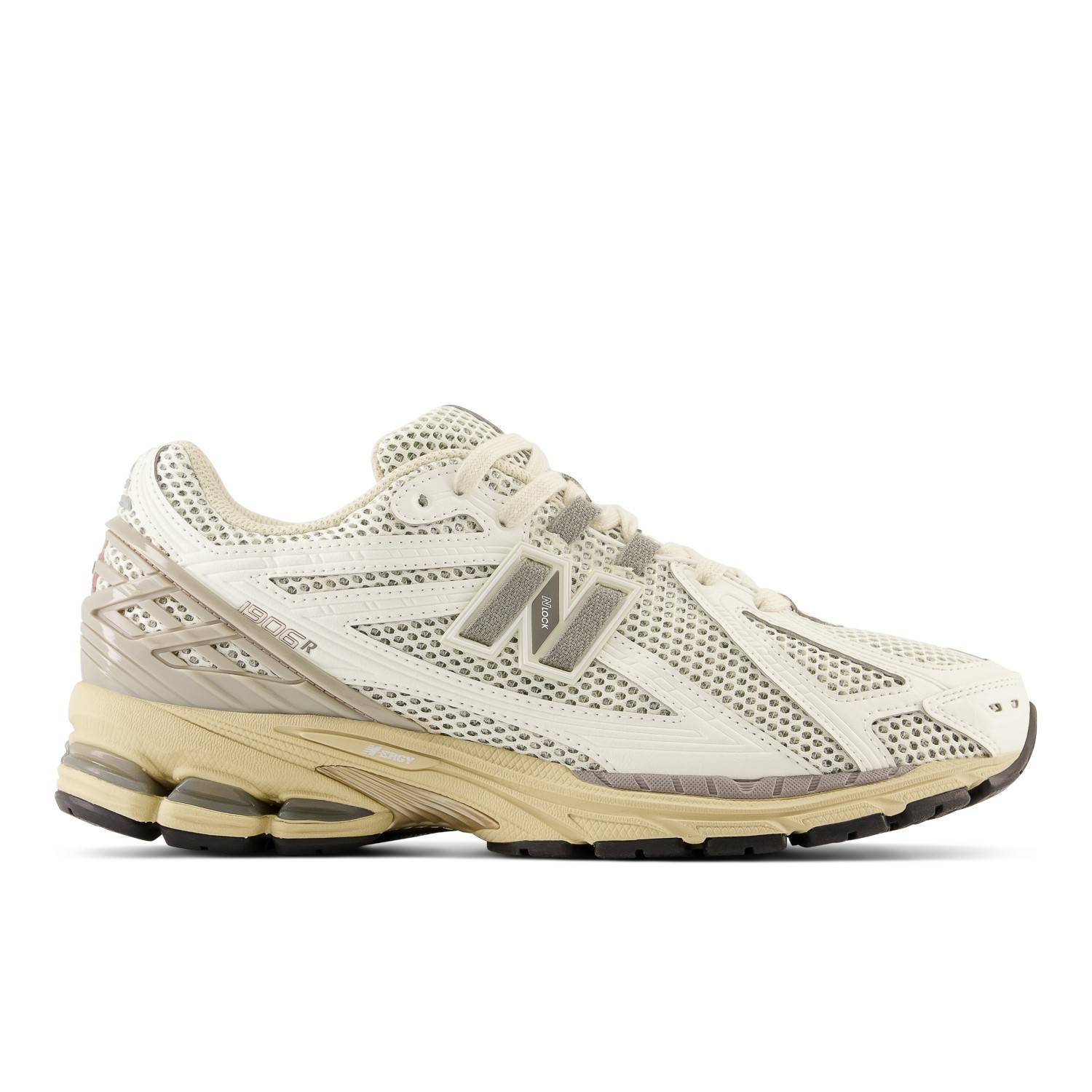 New Balance 嶄新店態「NB 1906 潮流形象店」正式登陸信義威秀！