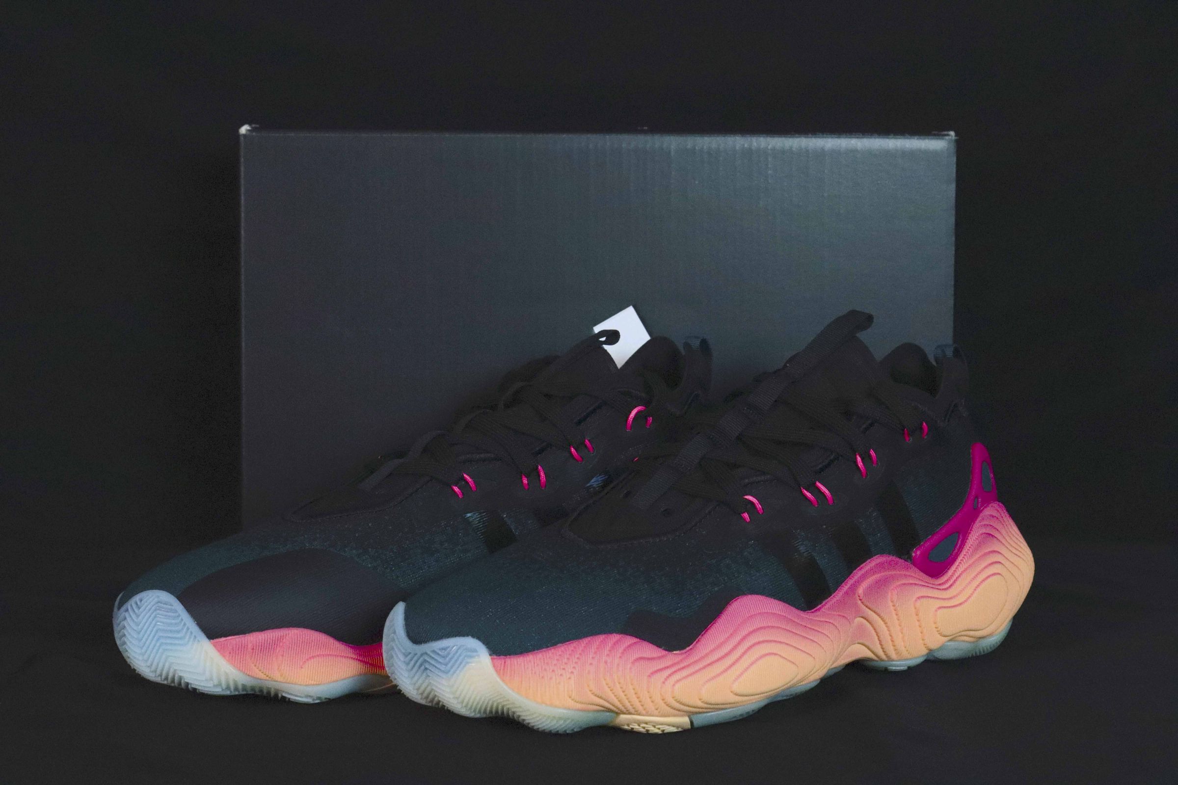 adidas Trae 3 實鞋上腳開箱評測，感受冷酷殺手的全面革新進化！